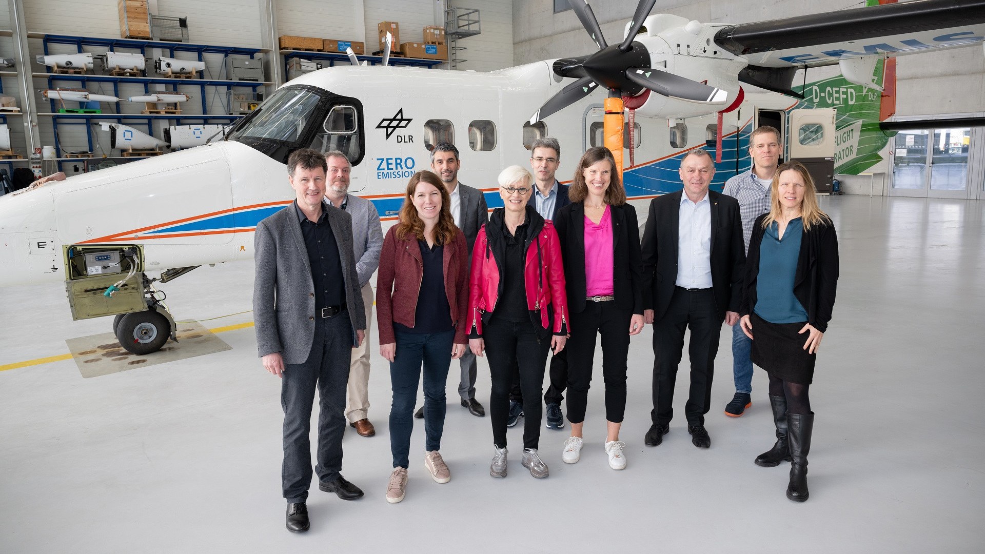 Gruppenbild mit Dr. Anna Christmann, Prof. Anke Kaysser-Pyzalla und Dr ...