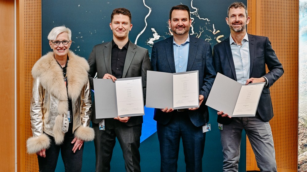 Preisträger: Michel Nöding, Dr. Lothar Bertsch, Dr. Martin Plohr und Dr ...