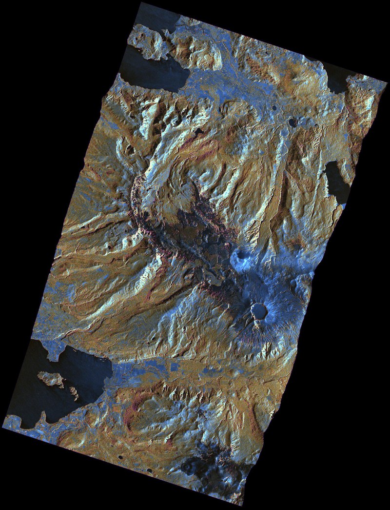 Kurz nach dem Ausbruch - Radarblick durch die Eruptionssäule