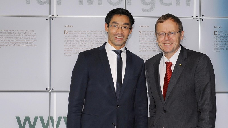 Bundeswirtschaftsminister Rösler besucht das DLR in Köln