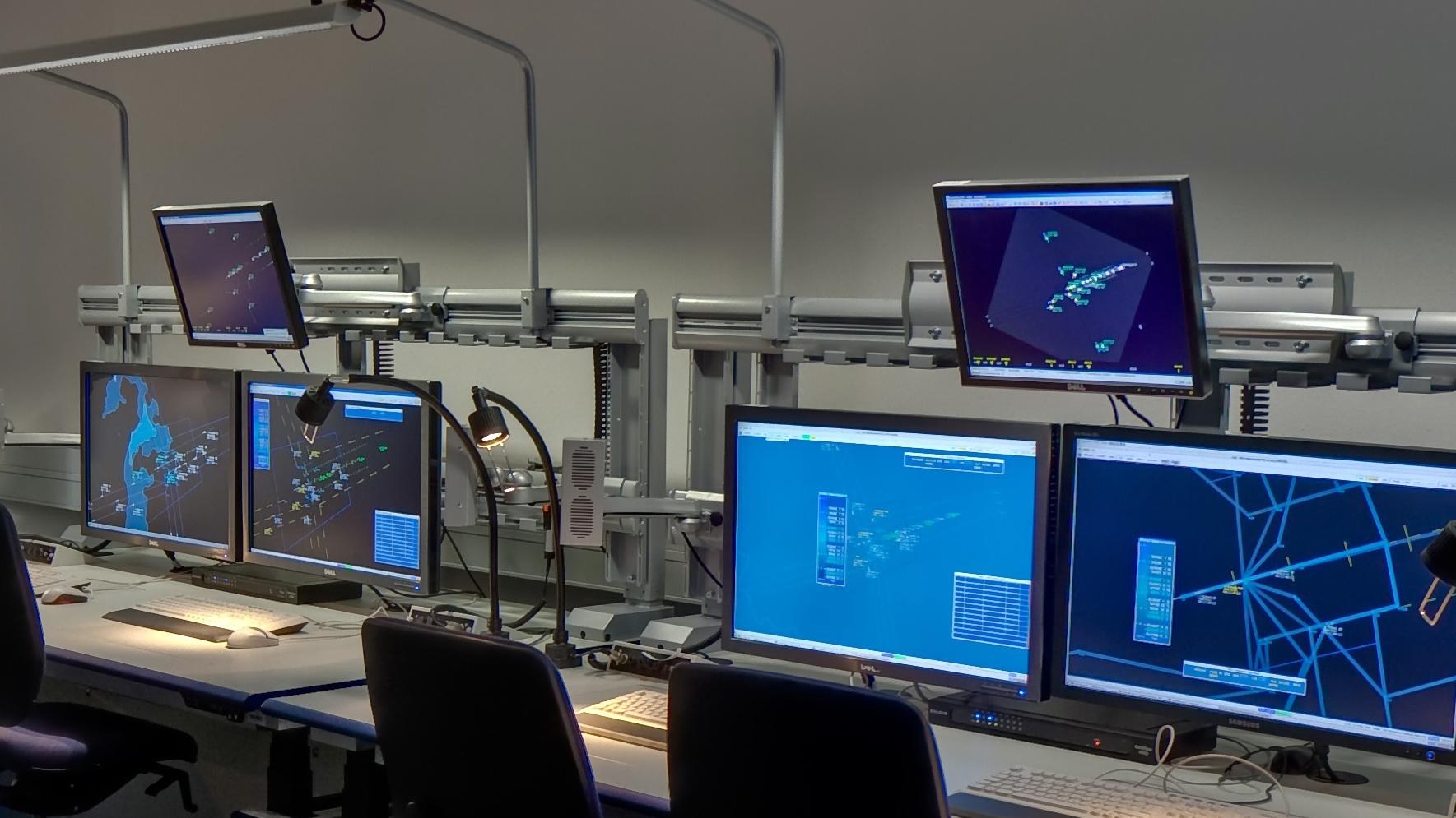 Luftverkehrs-Simulator ATMOS (Air Traffic Management and Operations ...