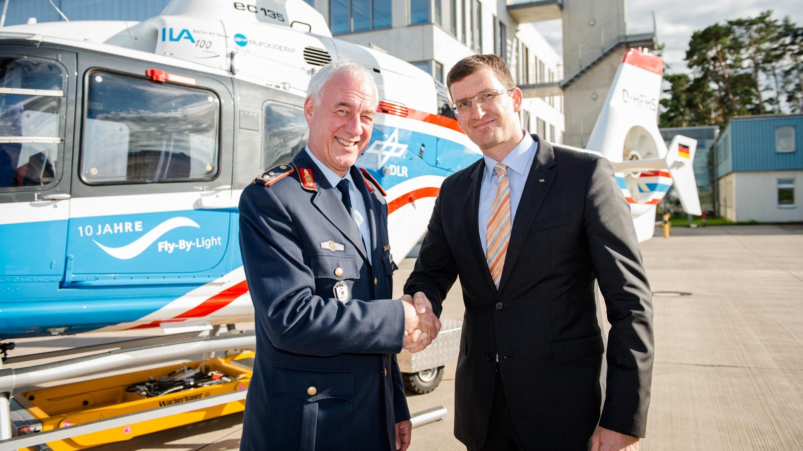 Im Austausch: General Dr. Rieks und Dr. Göge