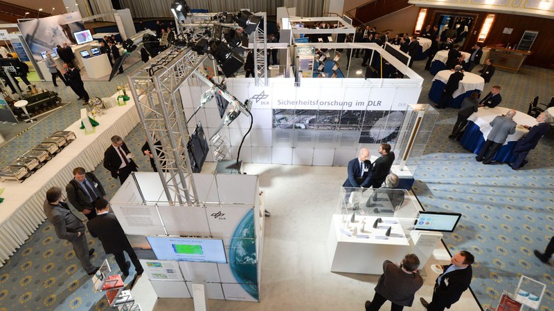 Stand des DLR auf der DWT 2016 in Bonn