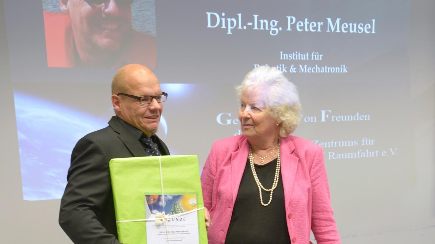 Preisübergabe an Peter Meusel