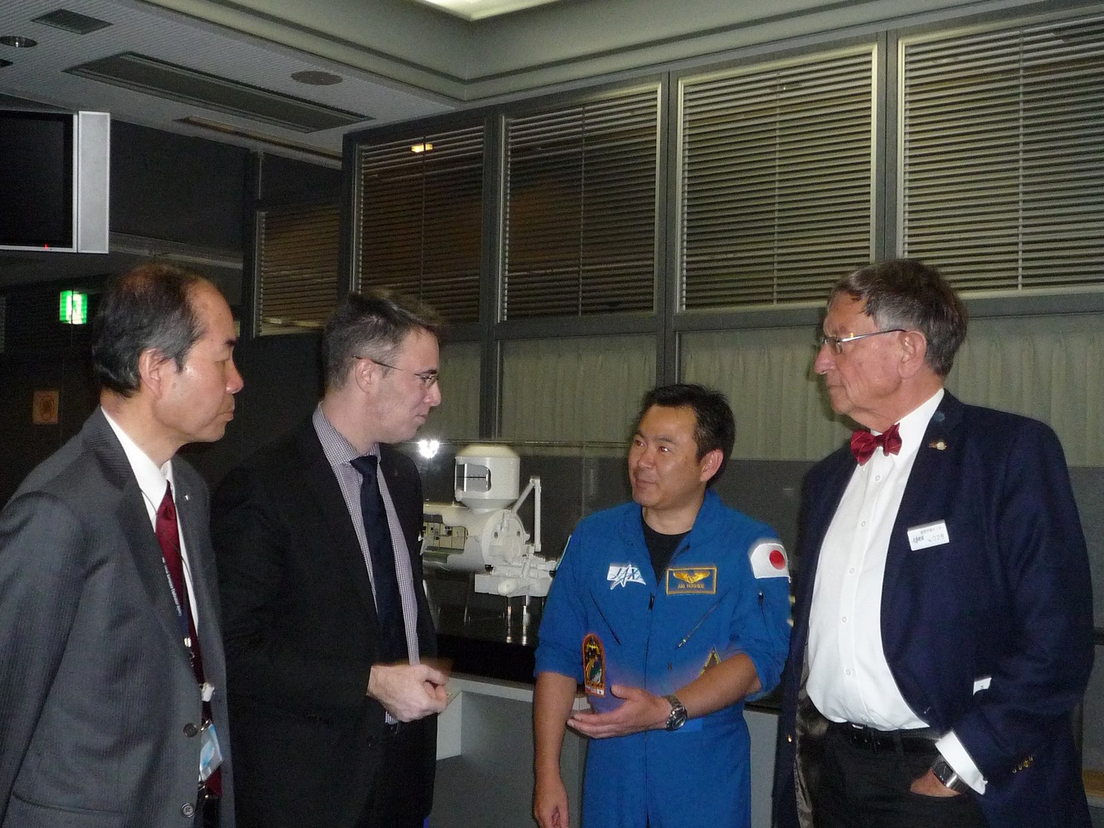 Prof. Heinz Riesenhuber MdB, hier mit Astronaut Akihiko Hoshide, Dr ...