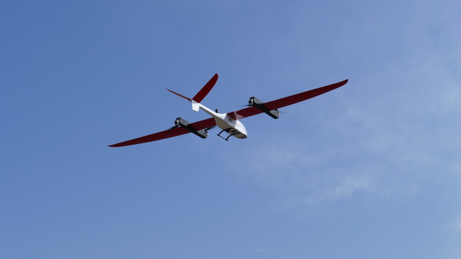 VTOL UAV von Germandrones mit MACS Luftbildkamerasystem