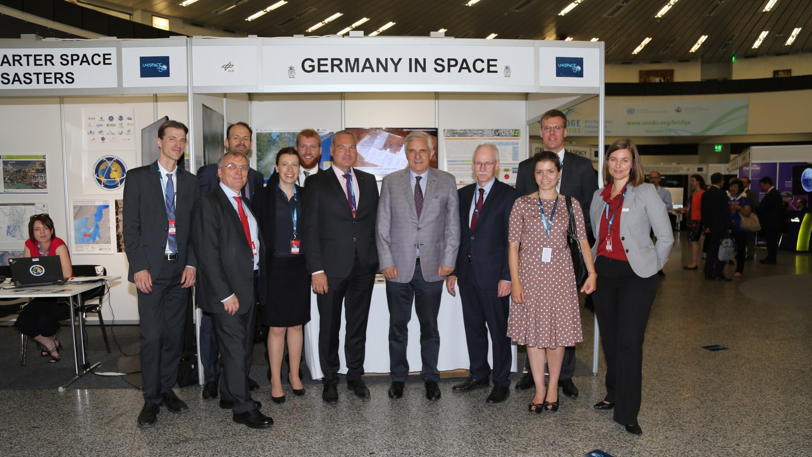 Deutsche Delegation am Stand „Germany in Space“