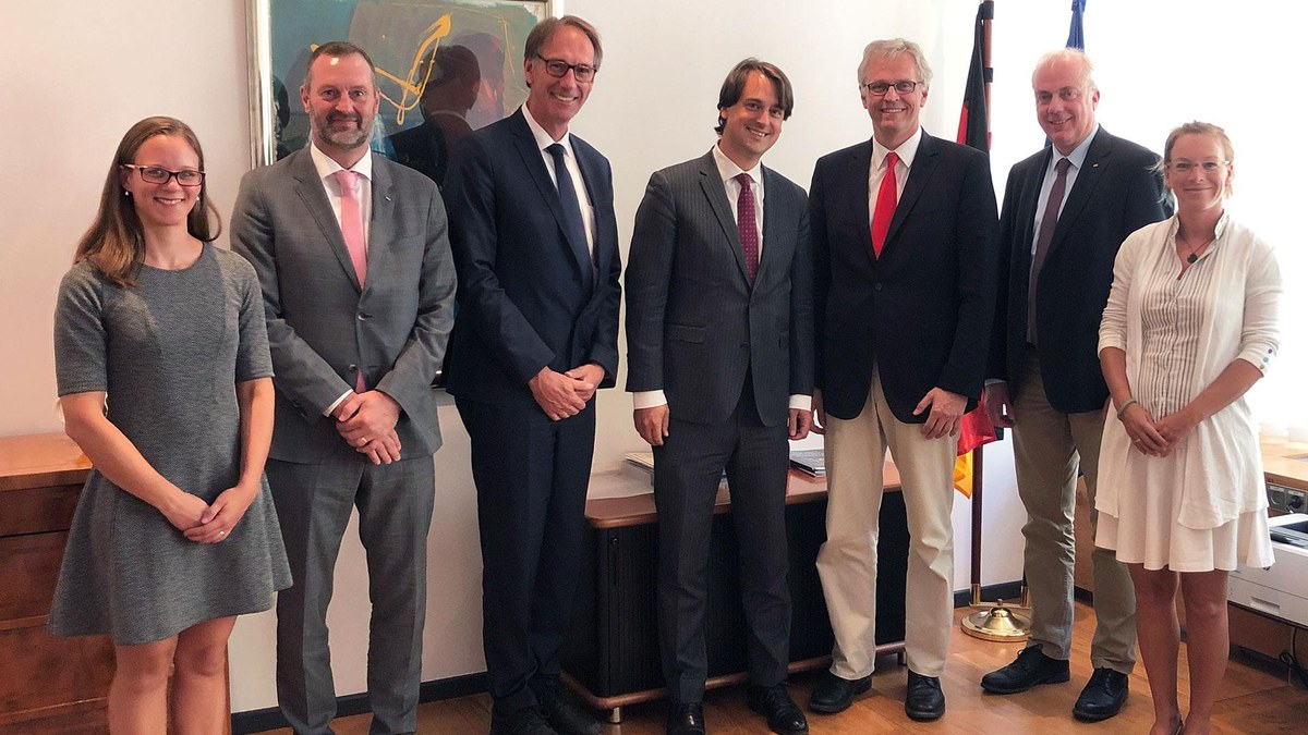 DLR – Energievorstand zu Besuch in Madrid