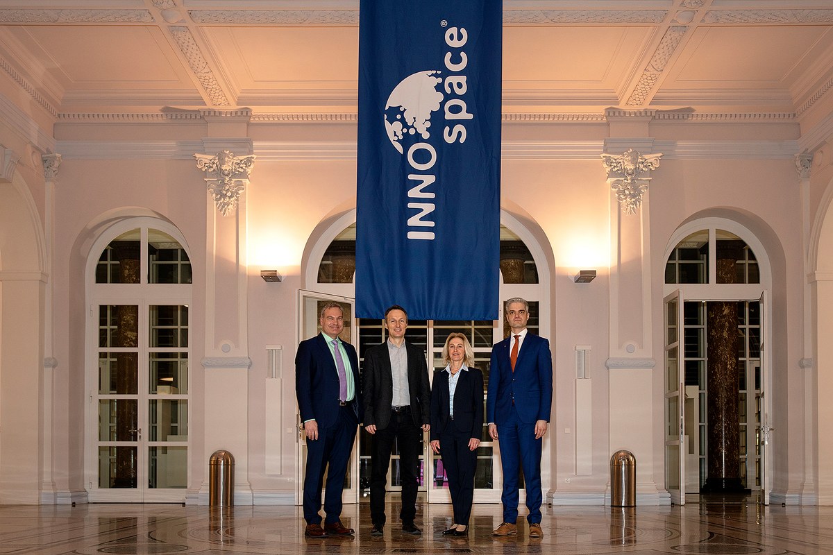 DLR – Astronaut Matthias Maurer bei INNOspace-Konferenz