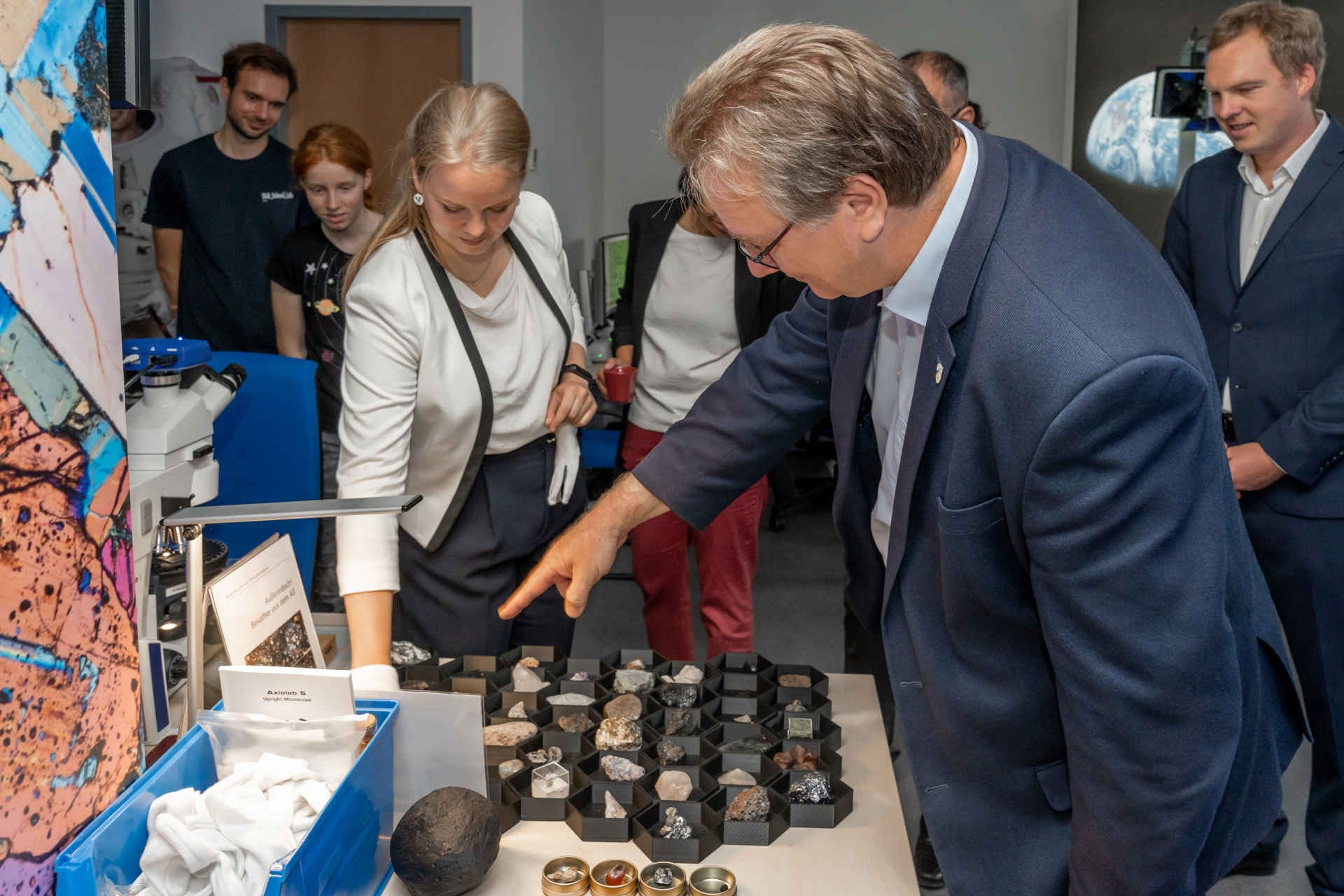 DLR – Besuch des Bundestagsabgeordneten Lenkert in Jena