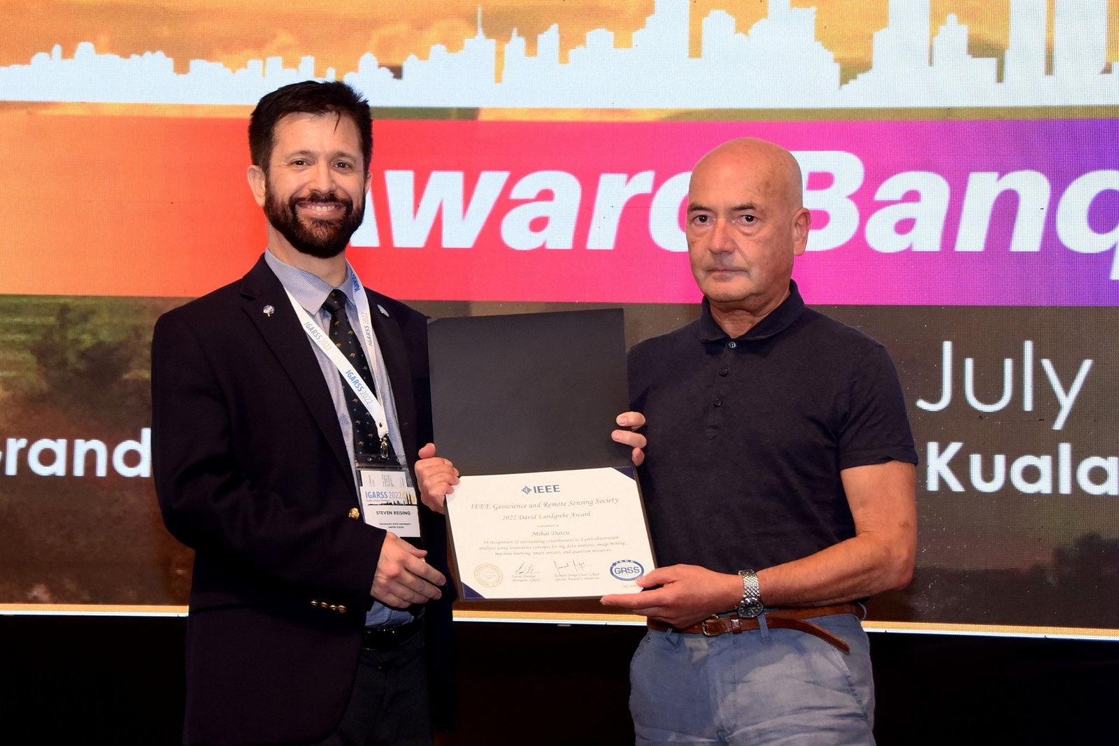 IEEE GRSS David Landgrebe Award für EOC-Wissenschaftler Prof. Mihai Datcu