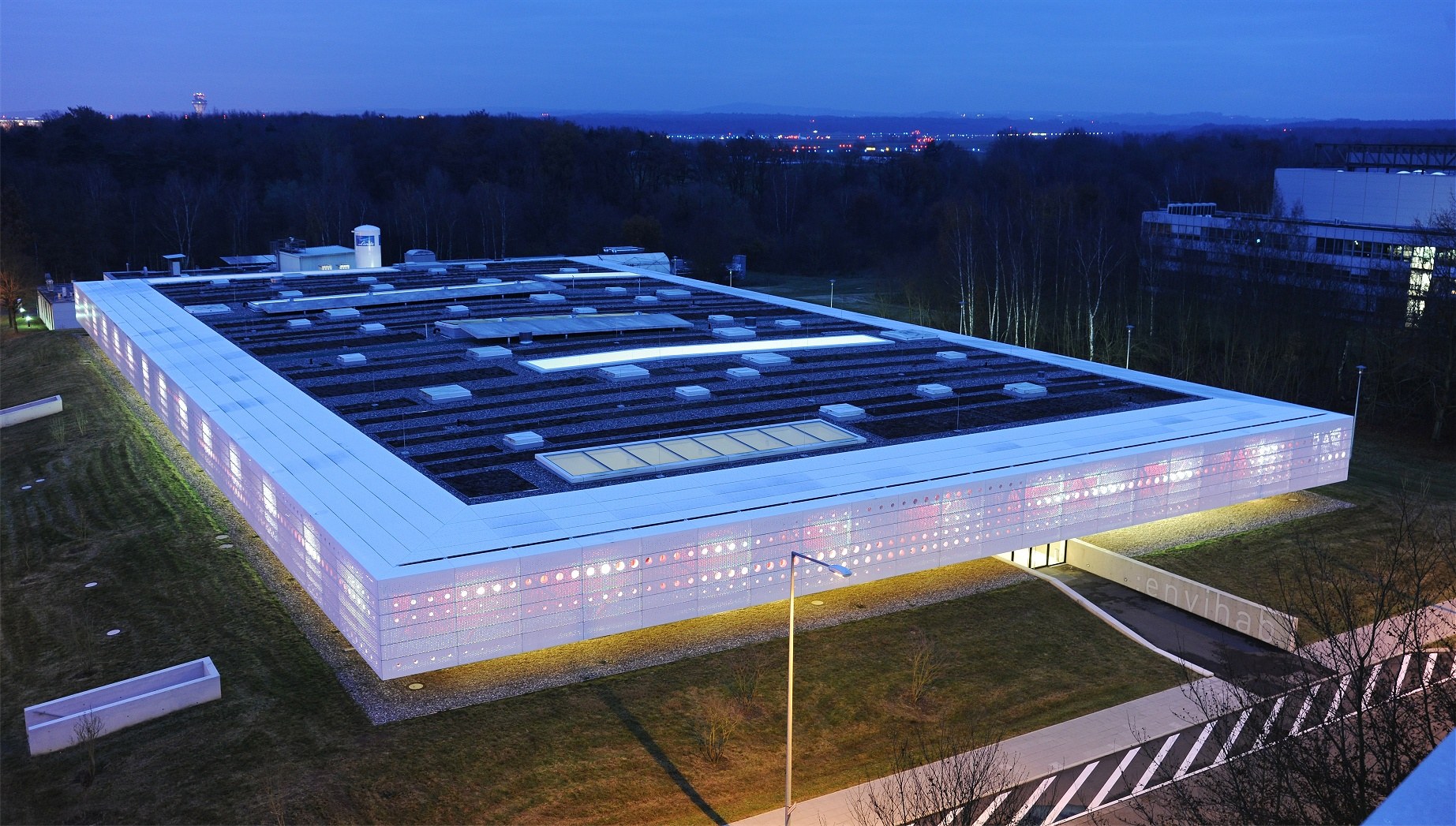 Institut für Luft- und Raumfahrtmedizin – :envihab bei Nacht