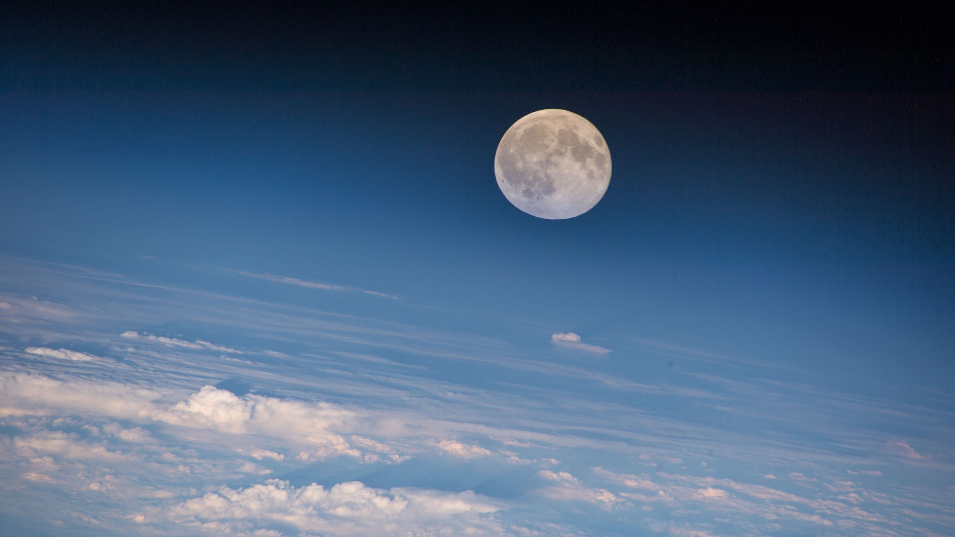 Der Mond