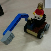 DLR-Roboter Justin ruft Kinder auf: „Bastelt einen Roboter!“