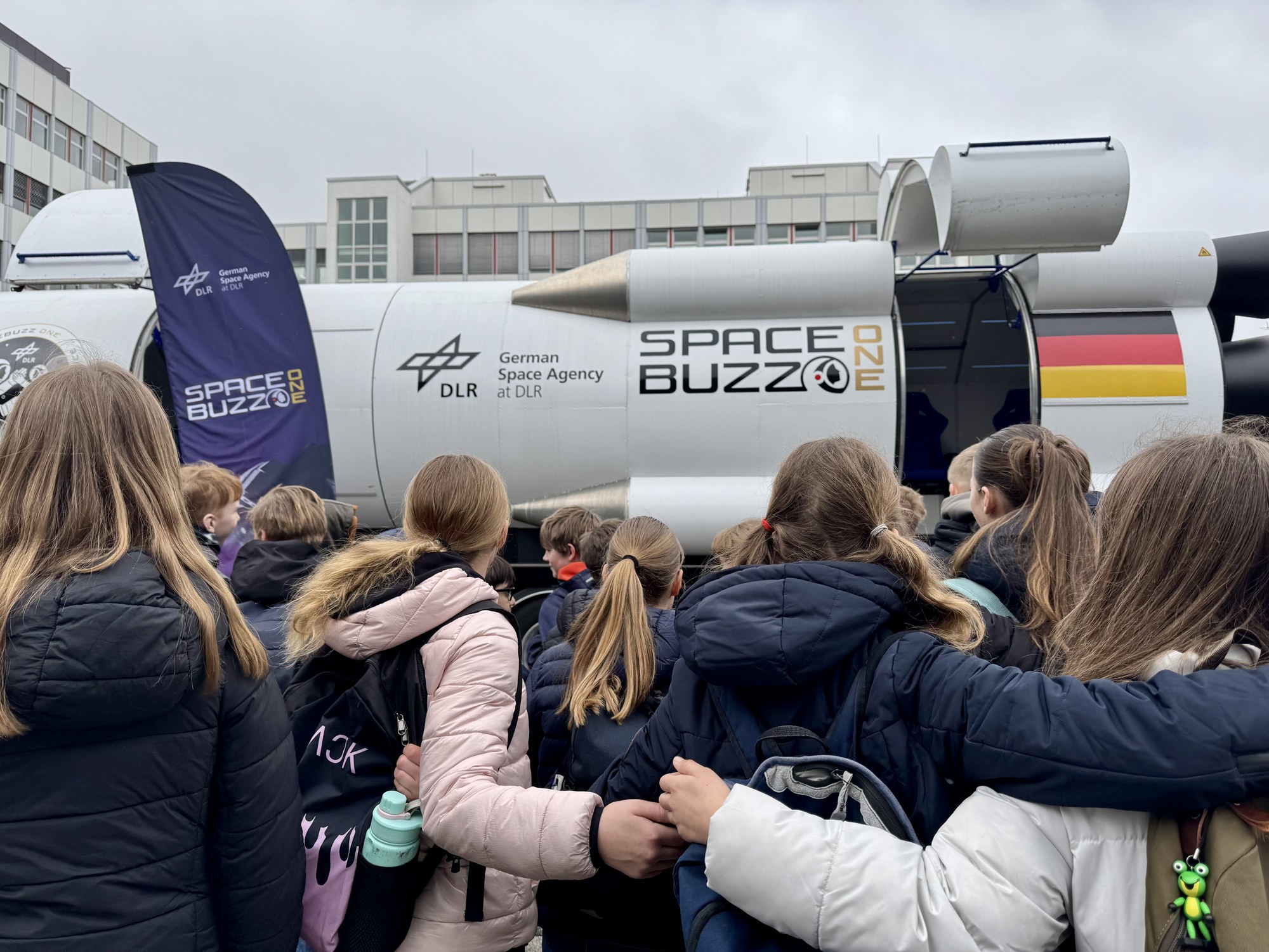 SPACEBUZZ ONE zu Gast beim DLR_School_Lab Berlin
