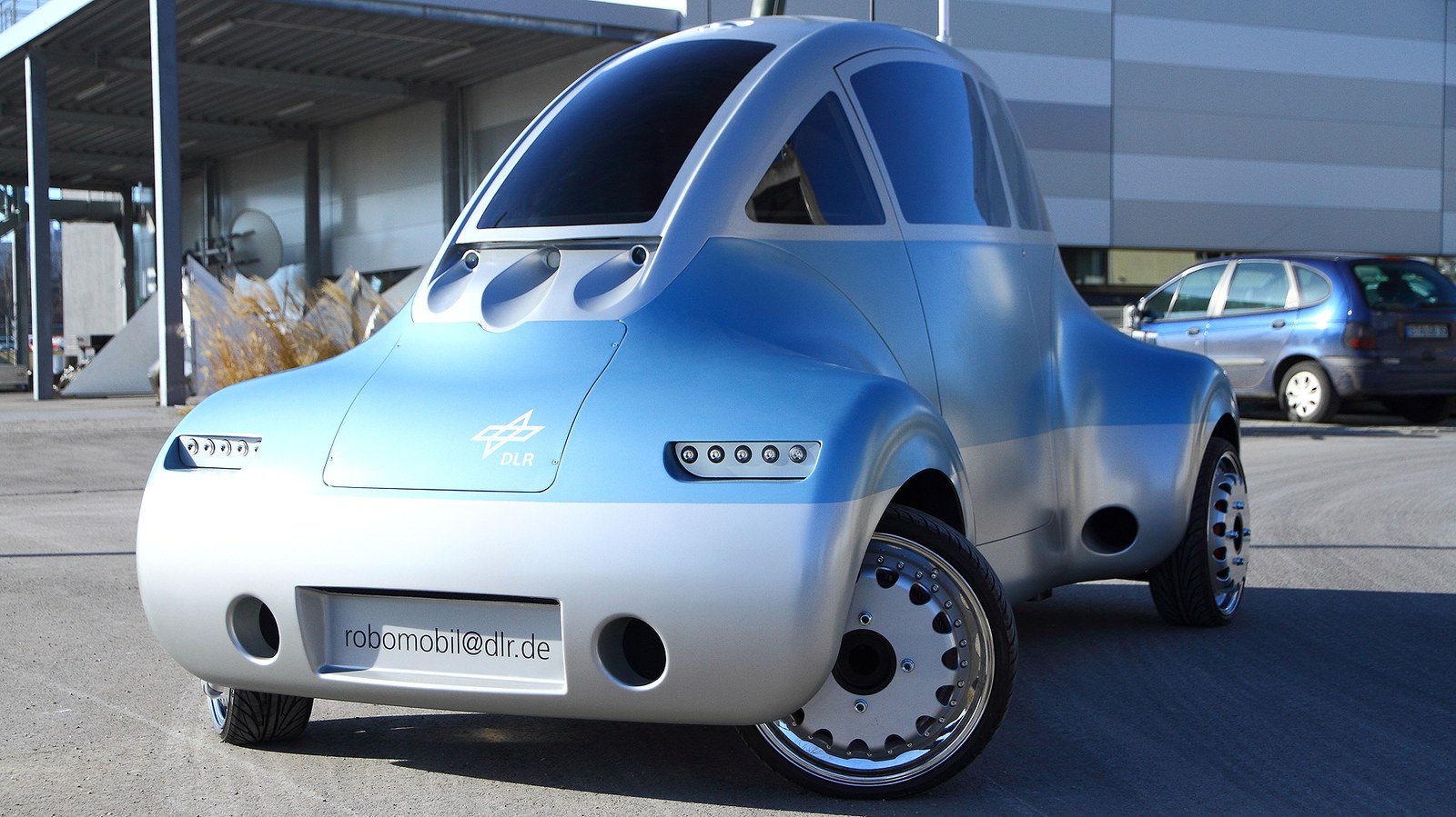 ROboMObil (ROMO) - The robotic electric vehicle