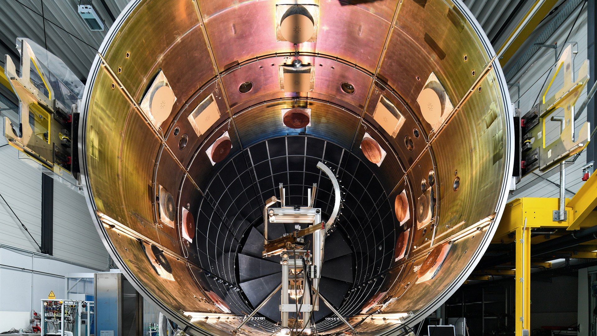 Vacuum chamber inside the electric propulsion test facility
