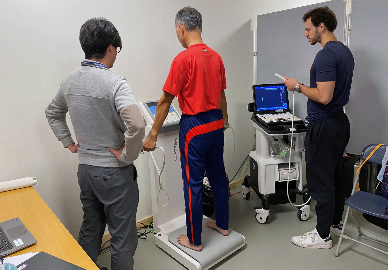 Station for measuring body composition