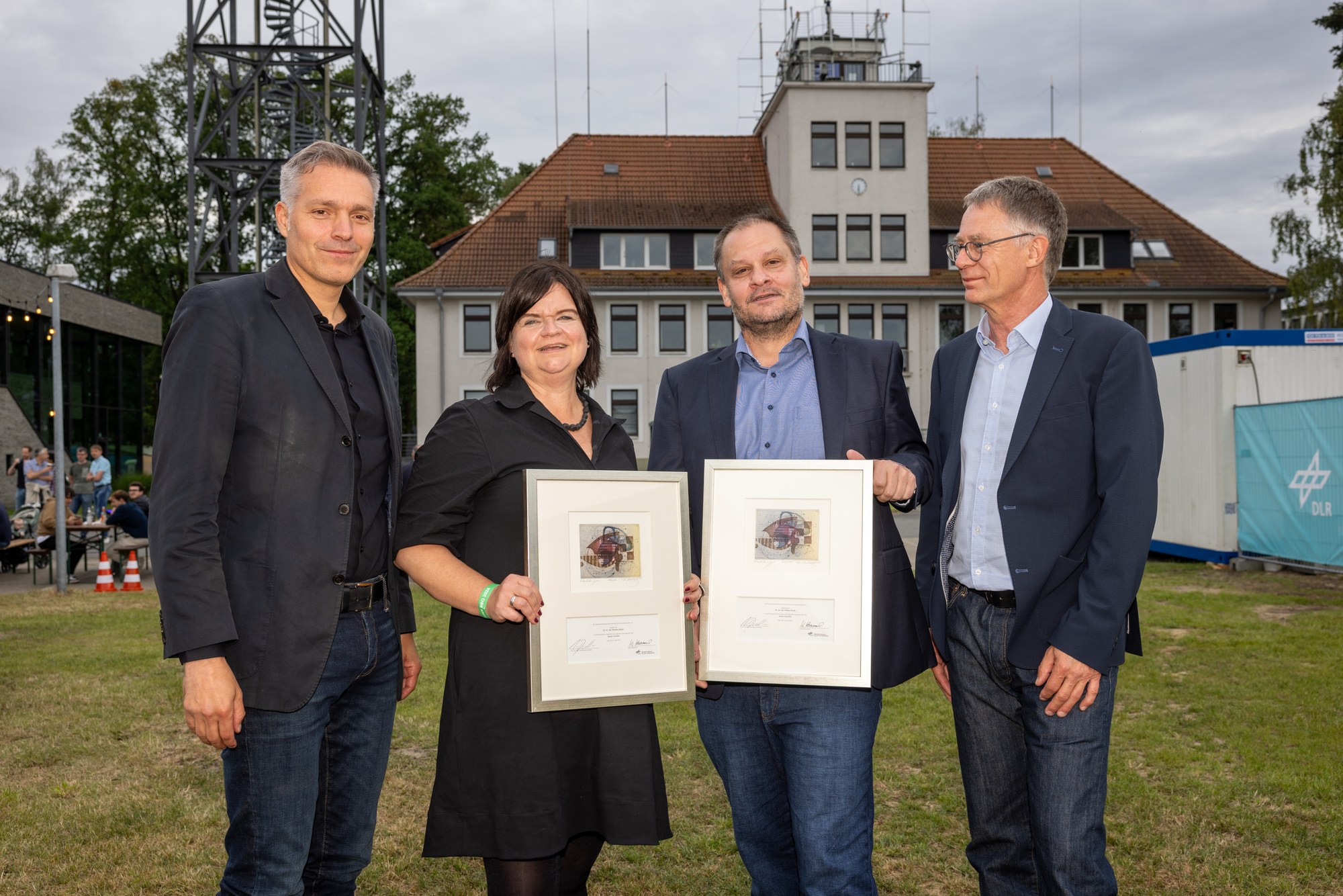 Two new DLR Senior Scientists at EOC