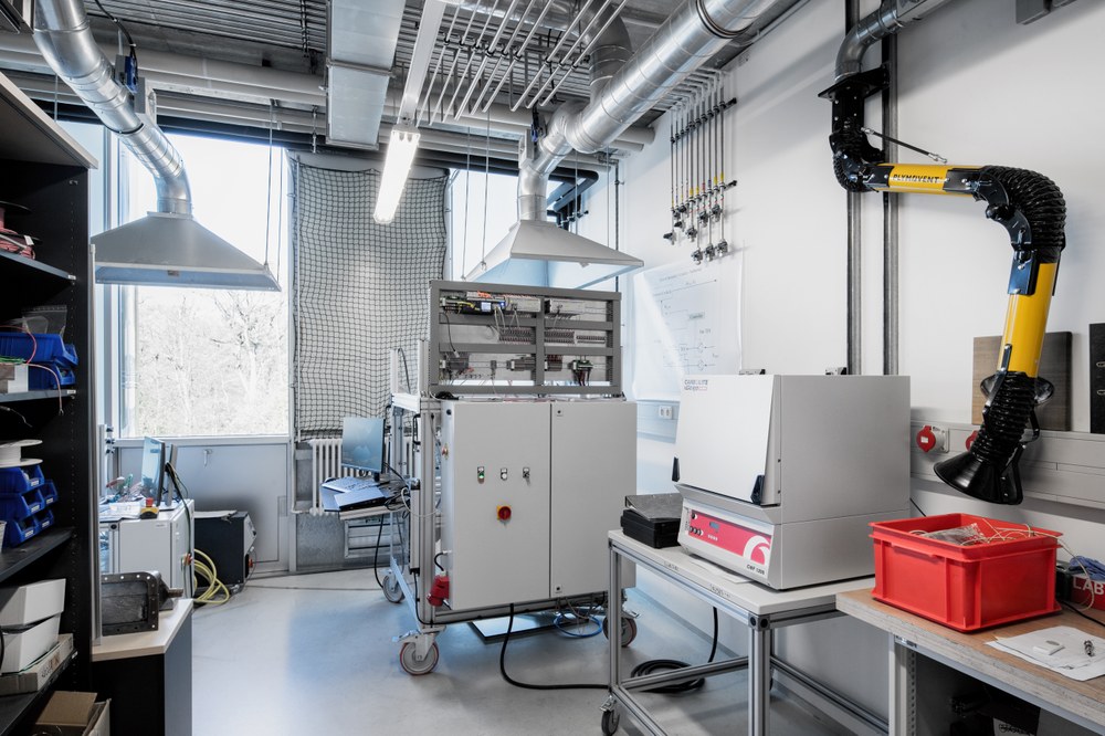 Thermal high-performance storage for vehicle application