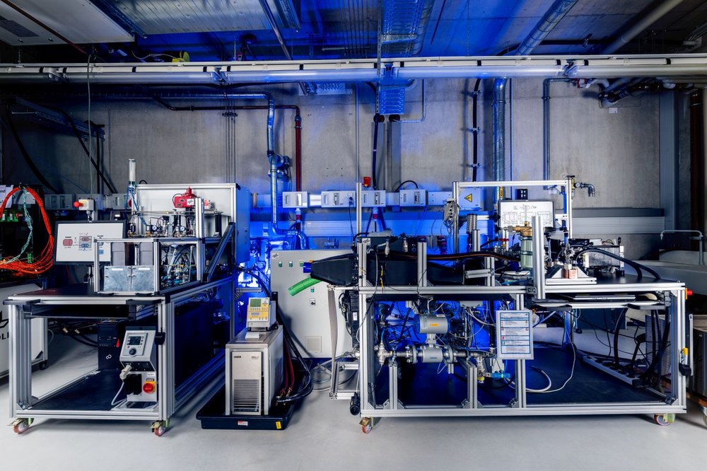 Laboratory for hydrogen and fuel cell applications