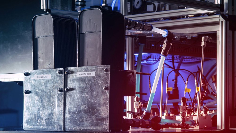 Hydrogen and fuel cells