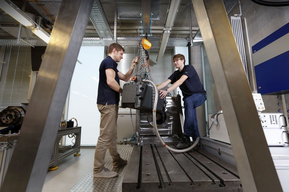Electric motor test bench (Ilmenau)