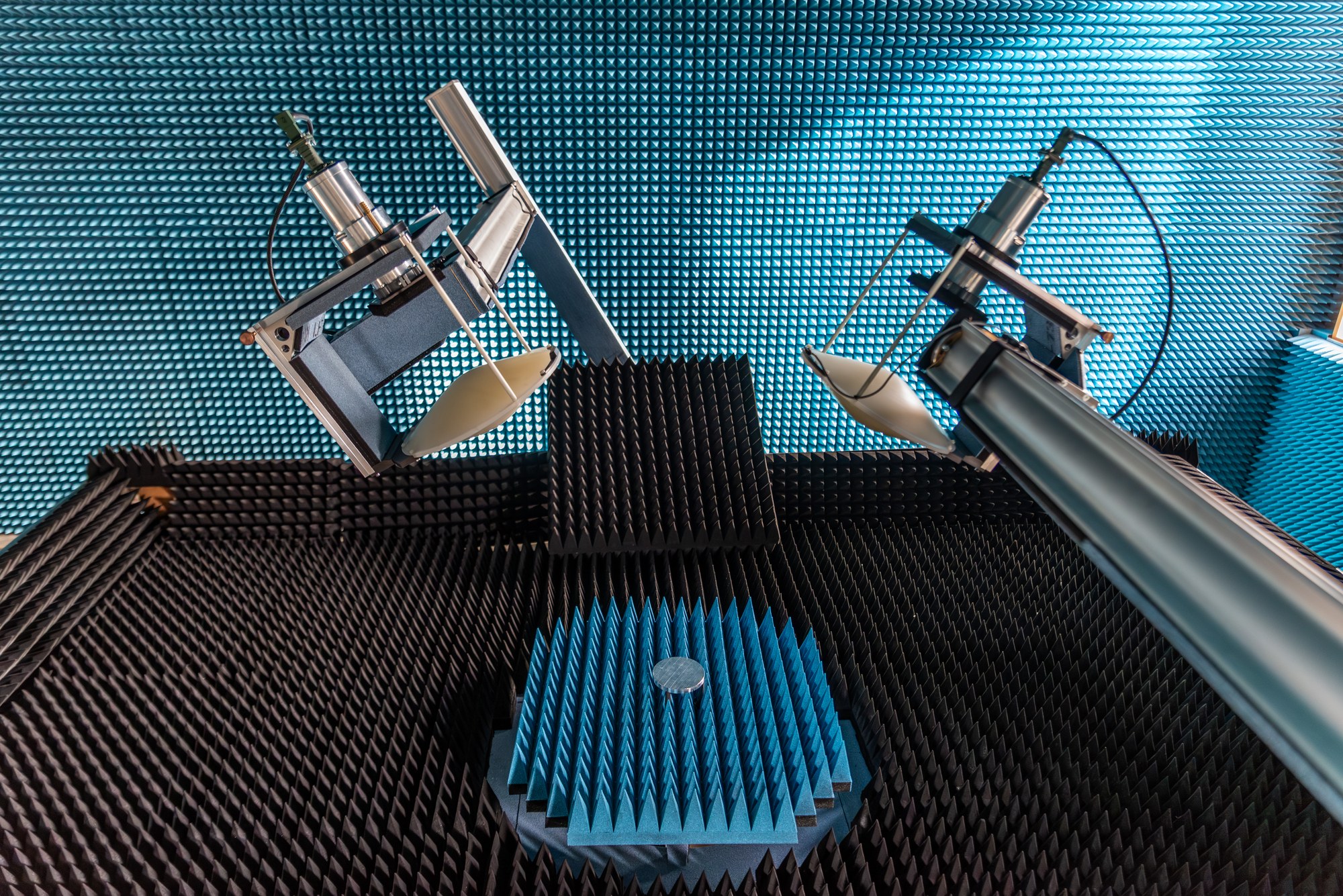 Material testing precision measuring system