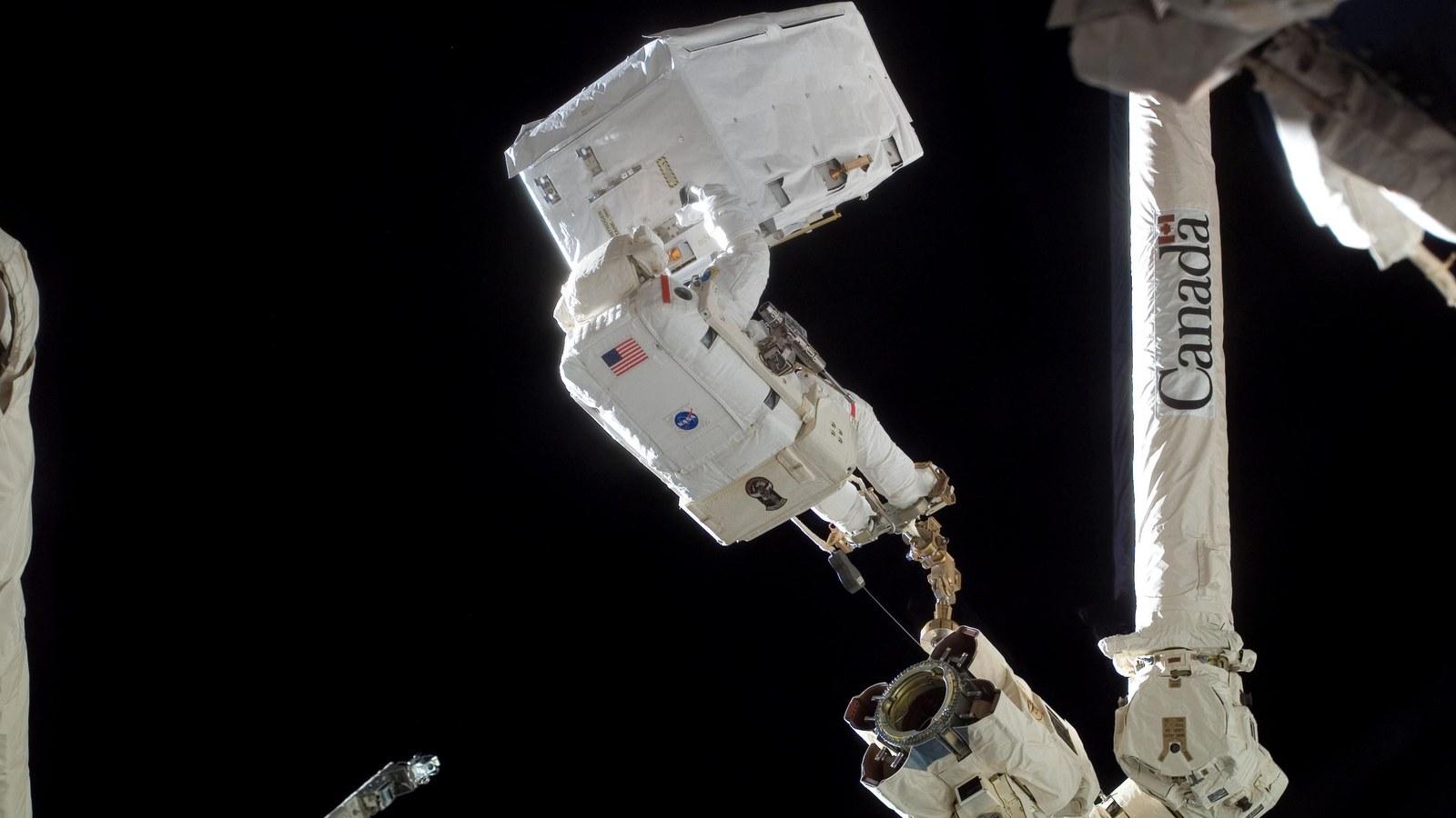DLR - NASA astronaut Rex Walheim on the ISS robotic arm