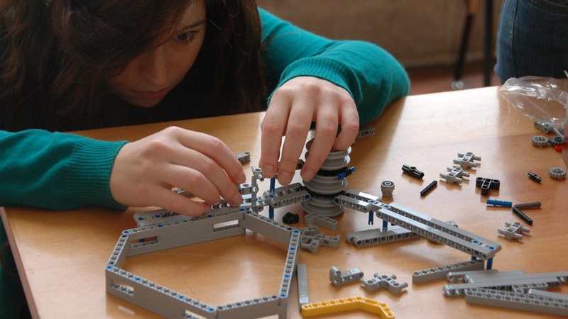 No easy task - building the lander with LEGO blocks