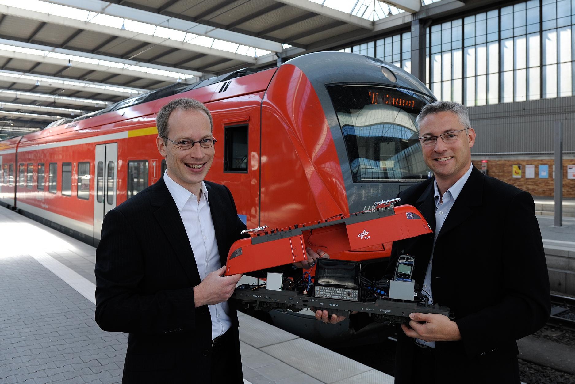 DLR researchers Andreas Lehner and Thomas Strang