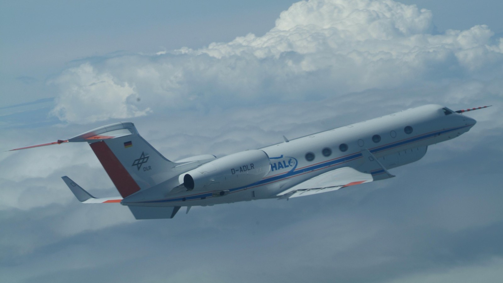 Flying with a belly pod