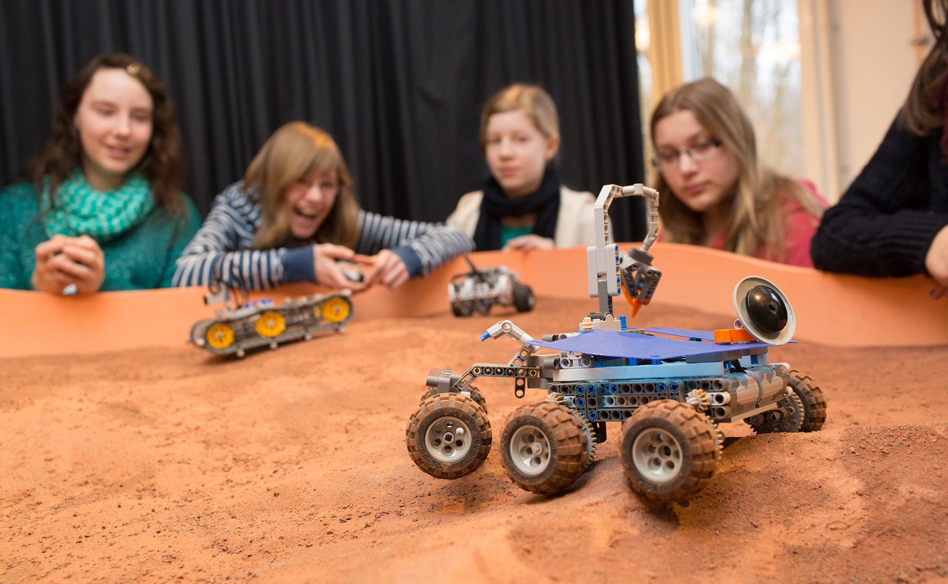 DLR – robots on an artificial Martian landscape