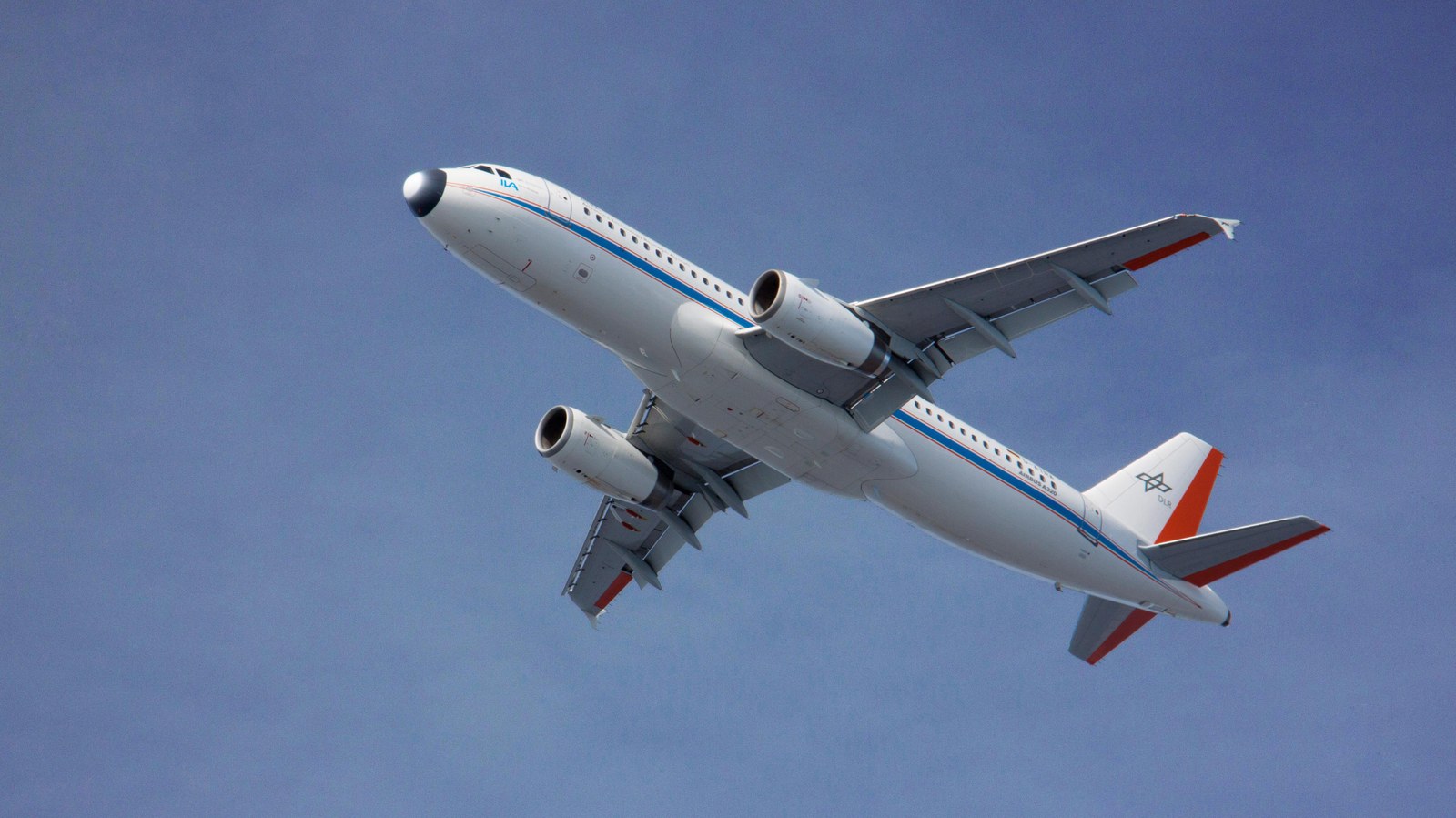 DLR flight-tests towards lower-velocity approaches