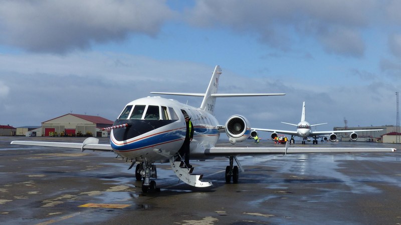DLR Falcon and NASA DC-8 before a joint research flight from Iceland
