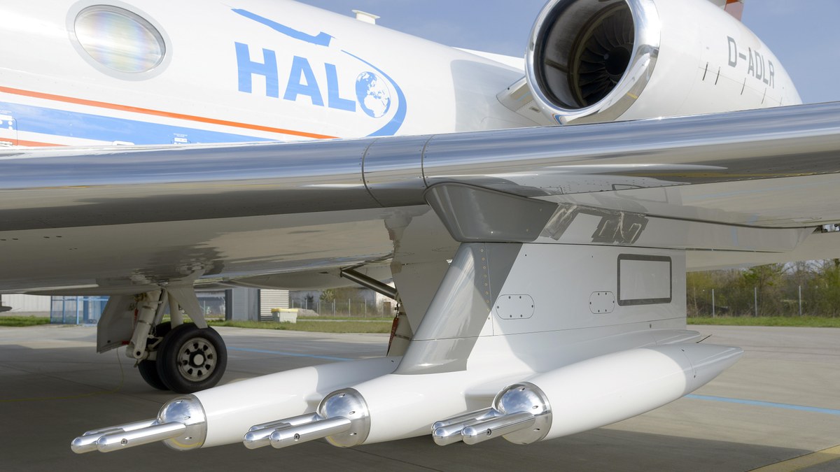 DLR - HALO flight test – turbulence, vibration and technique