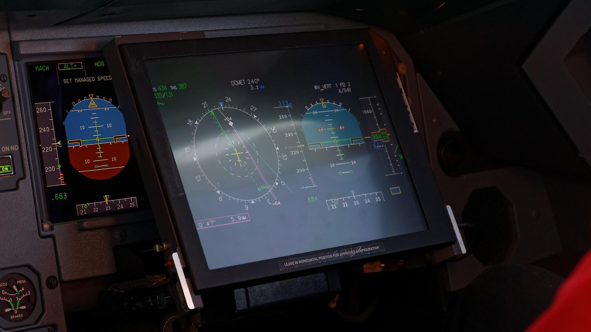 Wake vortex warning system display