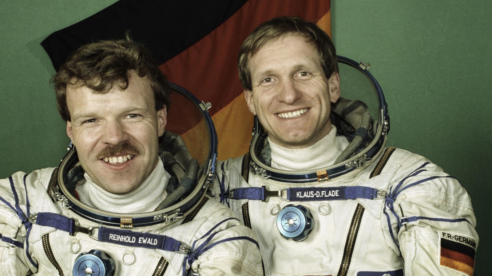 Klaus-Dietrich Flade and Reinhold Ewald, 1992, during MIR training