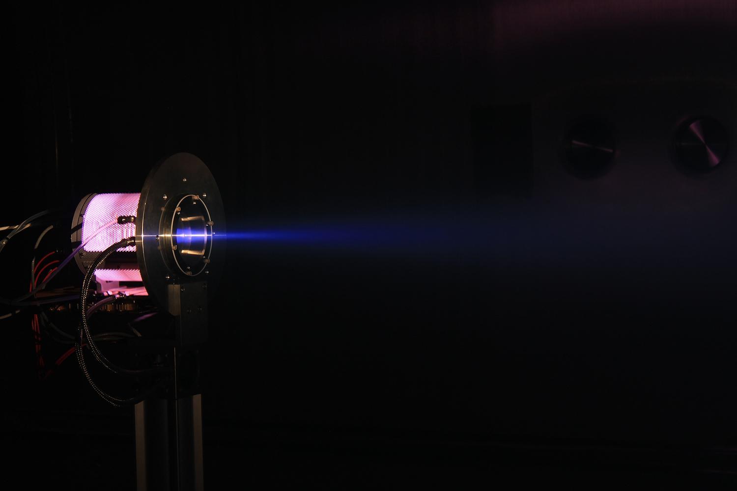 Testing the Radiofrequency Ion Thruster (RIT) at DLR