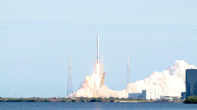 To the ISS: Lift-off of the SpaceX Falcon 9 rocket on 15 December 2017