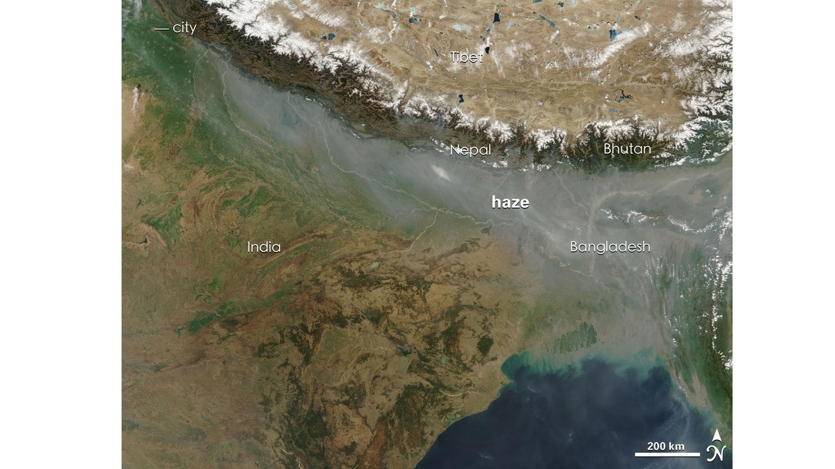 Air pollutants over South Asia