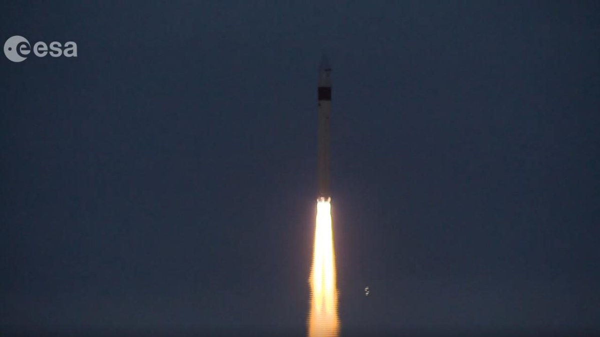 Launch of Sentinel-3B – twin satellites united in space