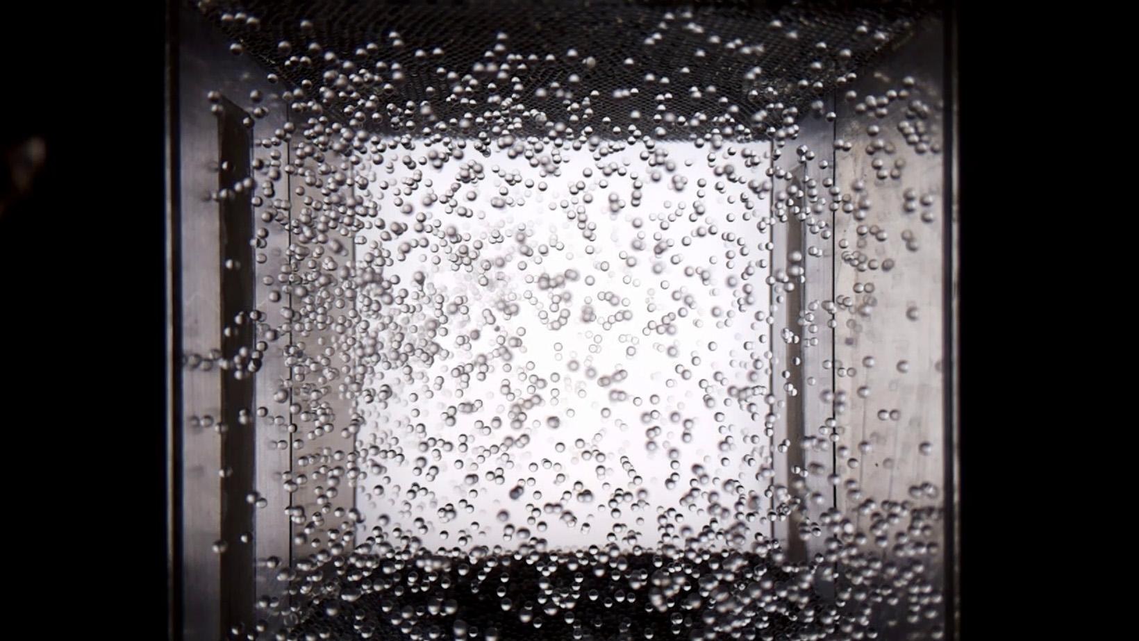 Glass spheres in the sample container