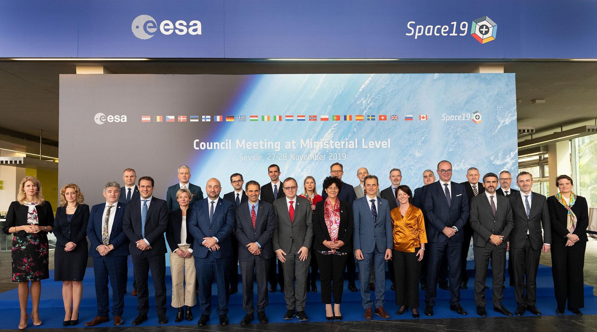 DLR - The Ministers of the 22 ESA Member States