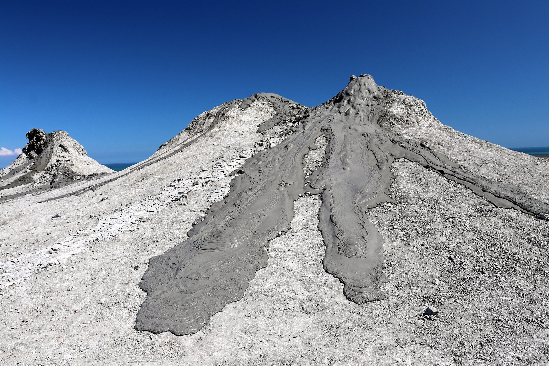 DLR – Active mud volcanoes on Earth