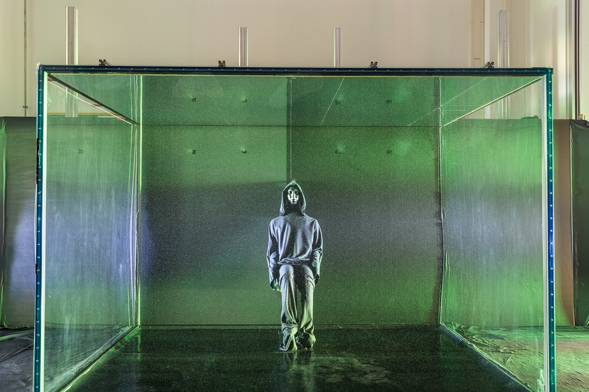 DLR – Experiment room with very small soap bubbles