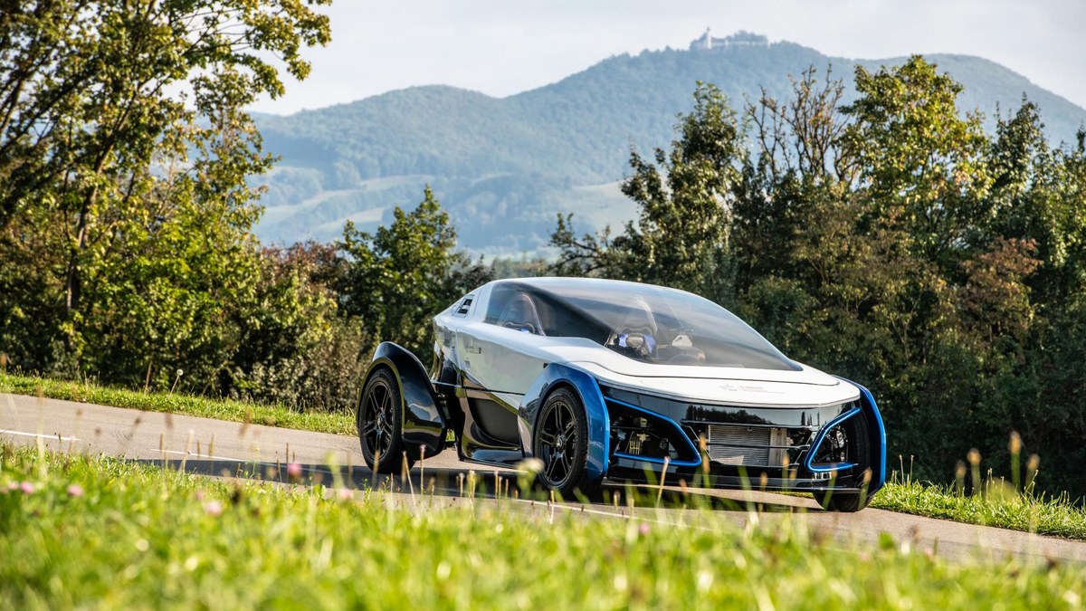 DLR – Front view of the SLRV