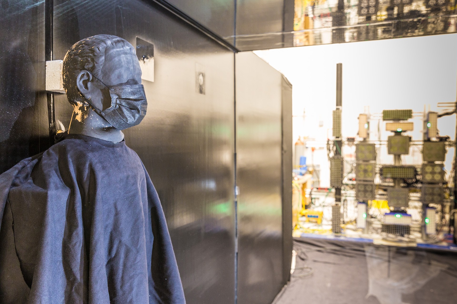 DLR – Test dummy in the experiment room