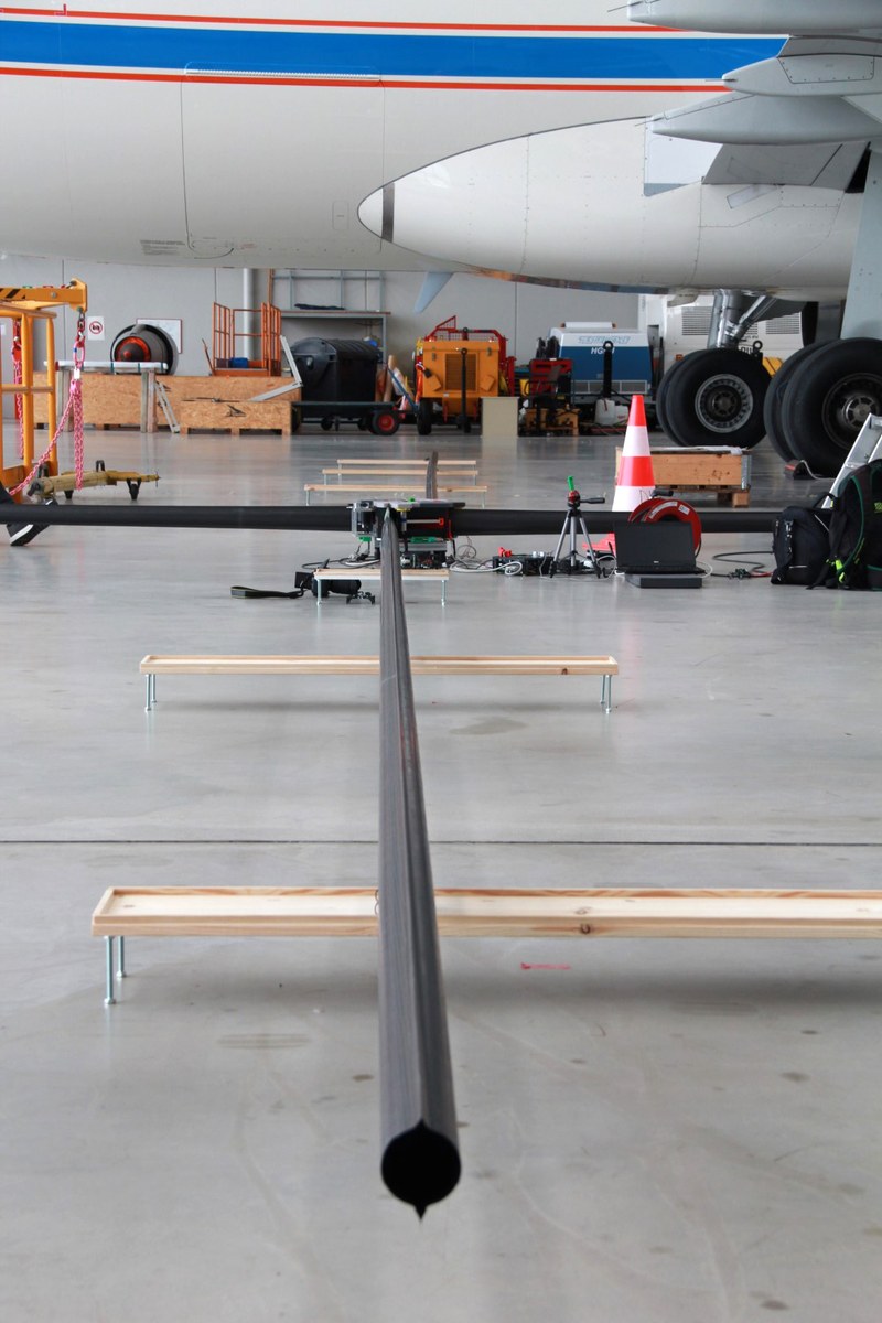 DLR – View along a boom