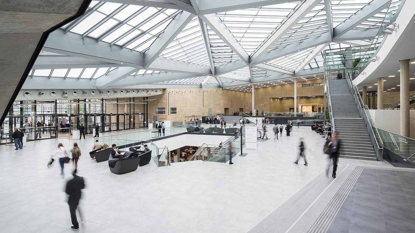 DLR – Lobby of the World Conference Center Bonn